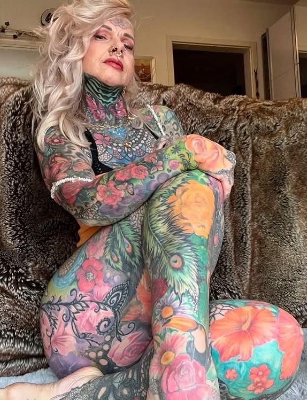 Her Entire Body Is Covered In Tattoos From Head To Toe”: The 56-Year-Old Tattoo Lover Showed ...